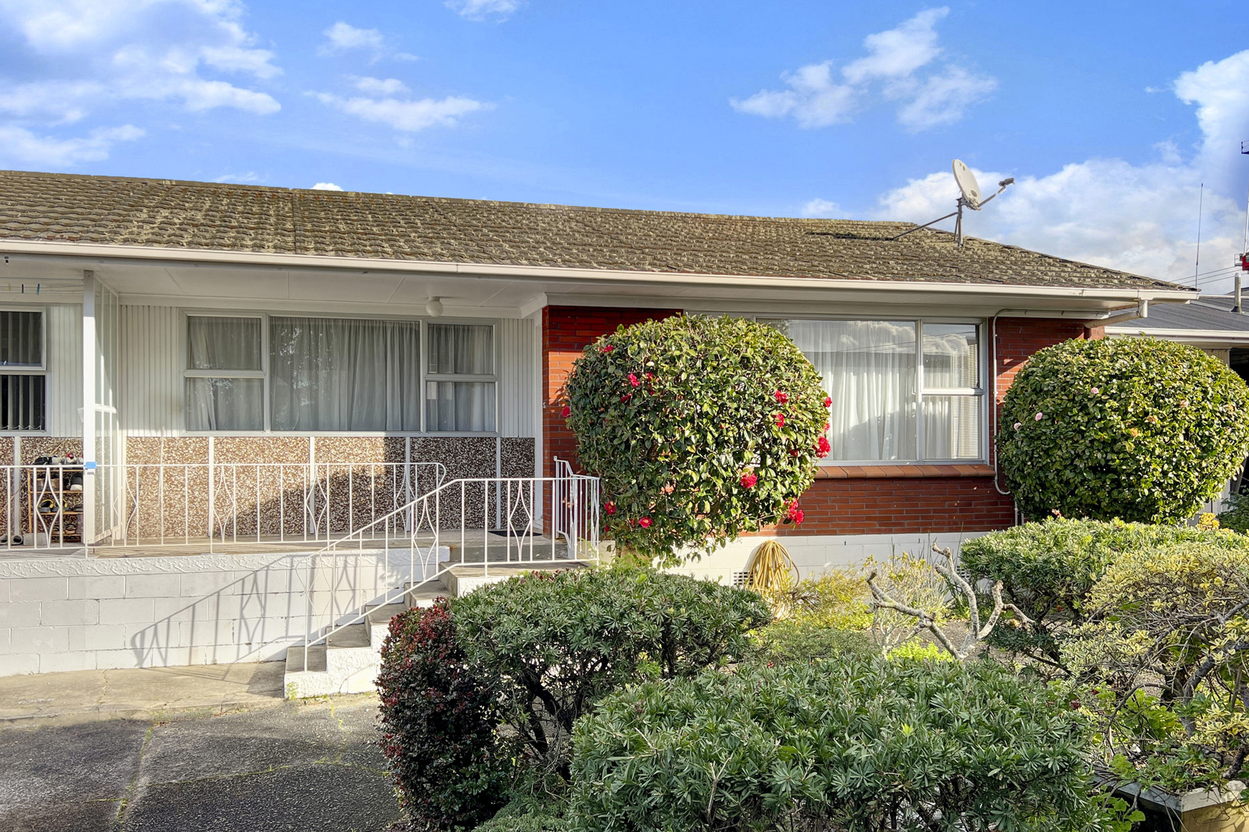 SUNNY, PRIVATE & SUPER SPACIOUS! - 3/174 Blockhouse Bay Road, Avondale ...