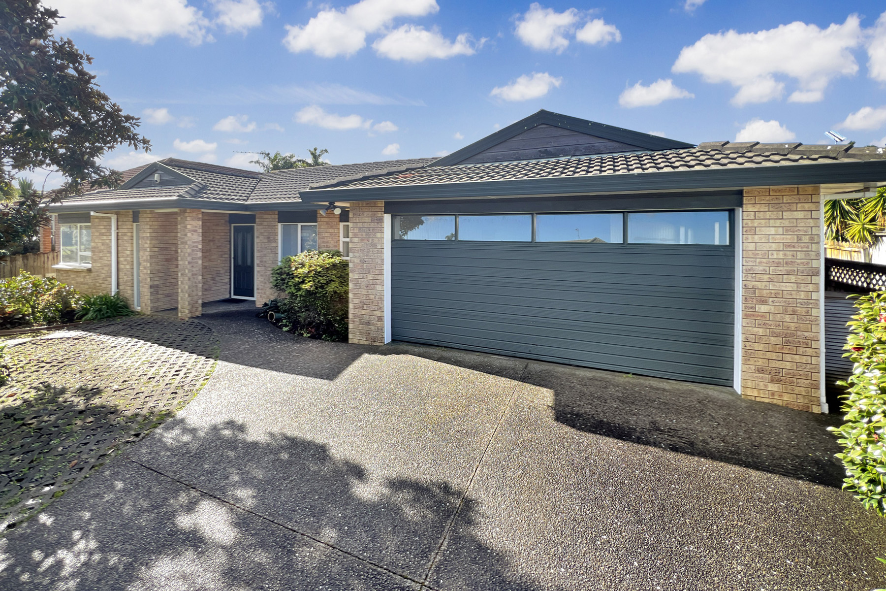 EASY CARE LIVING - PRIME LOCATION! - 12 Stewart Gibson Place, The ...