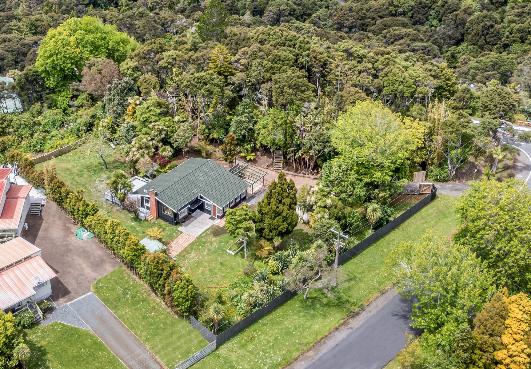 CHARACTER, LIFESTYLE & VIEWS - 1 Puketaha Road, Swanson - Auckland ...